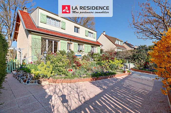 Maison à vendre - La Queue-lez-Yvelines, La Queue-les-Yvelines - 7 pièces - 5 chambres