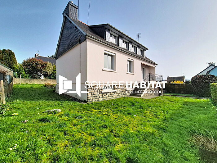 Maison à vendre - Callac - 7 pièces - 5 chambres