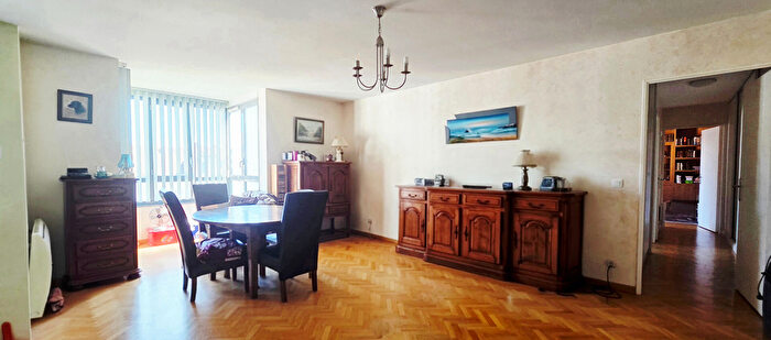 Appartement 5 pièces à vendre - Étampes, Centre-Ville