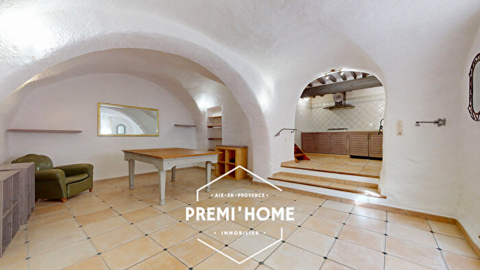 Maison à vendre - Aureille - 5 pièces - 3 chambres