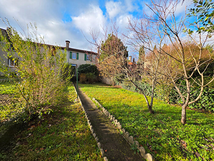 Maison à louer - Mazamet - 4 pièces - 3 chambres