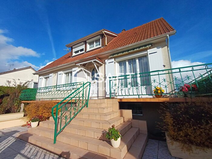 Maison à vendre - Donnemain-Saint-Mamès - 7 pièces - 5 chambres