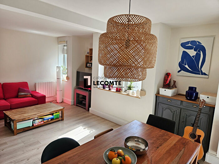 Appartement à vendre - Quartiers Centre, Saint-Hélier, Gare - 3 pièces