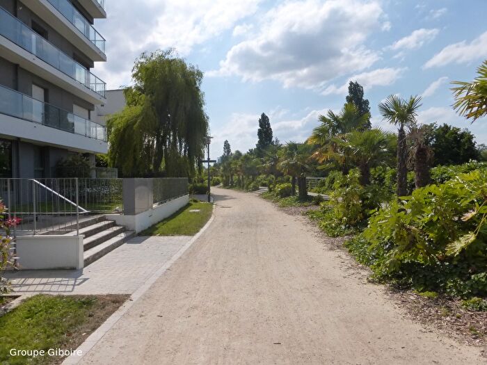 Appartement à louer - Quartiers Ouest, Arsenal, Redon - 1 pièce