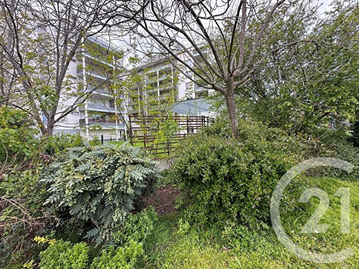 Maisons à vendre et appartements à louer - 1