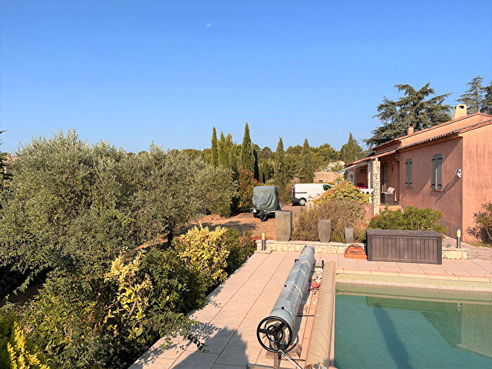 Maison à vendre - Saint-Saturnin-lès-Apt - 5 pièces - 3 chambres