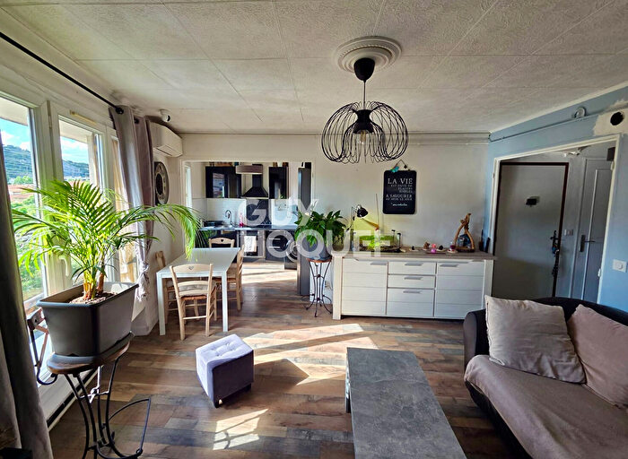 Appartement 3 pièces à vendre - Cavaillon, Basses Ferrailles, Jas, Hautes Ferrailles