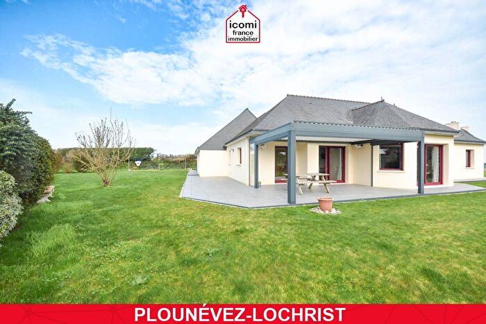 Maison à vendre - Plounévez-Lochrist - 7 pièces - 6 chambres