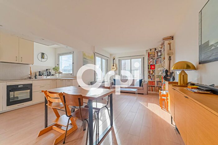 Paris 11ème, République, Saint-Ambroise : Appartement 3 pièces à vendre