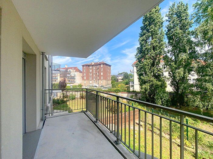Ouest, Beaumont-sur-Oise : Appartement 2 pièces à louer
