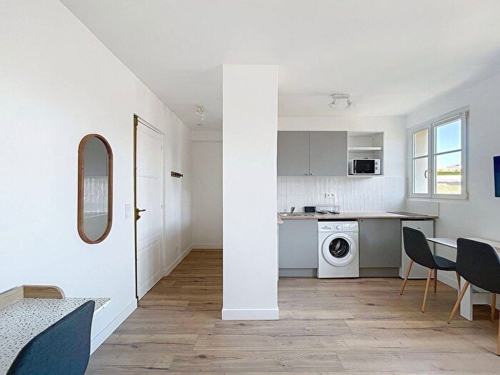 Appartement à louer - Ivry Port Centre, Ivry-sur-Seine - 1 pièce