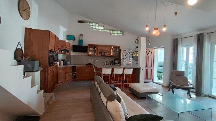 Maison à vendre - Château-Landon - 6 pièces - 3 chambres