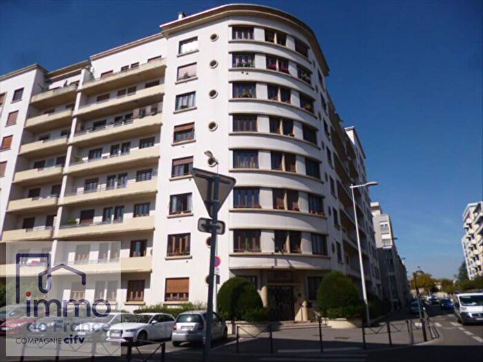 Appartement à louer - Lyon e , Etats Unis - 3 pièces - 2 chambres