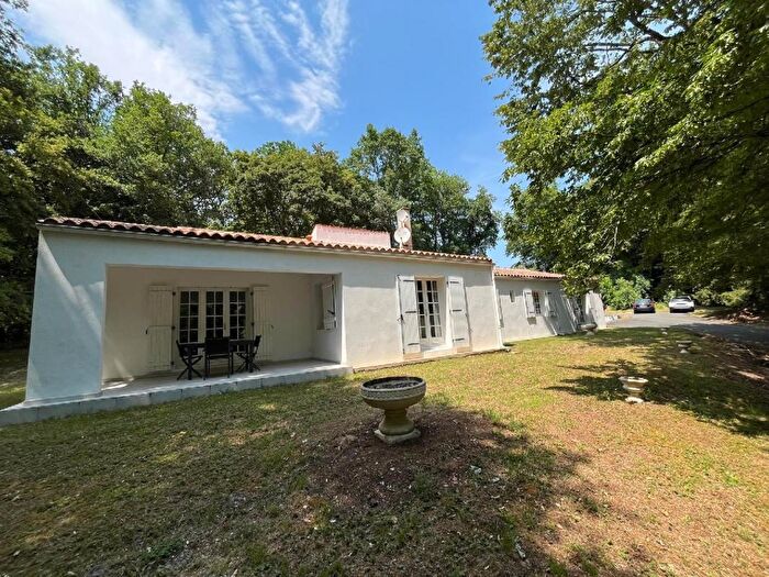 Maison 5 pièces à vendre à Louzac-Saint-André