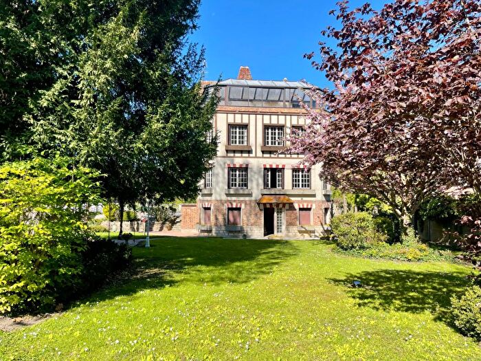 Chennevières-sur-Marne, Marne, Coteau Nord : Maison 6 pièces à vendre