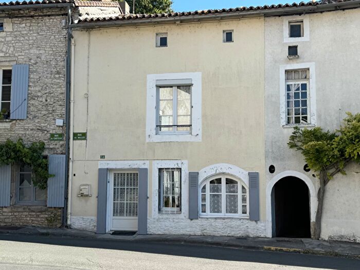Maison à vendre - Verteuil-sur-Charente - 4 pièces - 2 chambres
