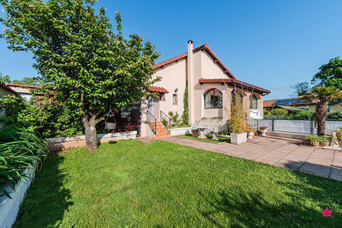 Maison à vendre - Meyzieu, Nord Ouest - 7 pièces - 5 chambres