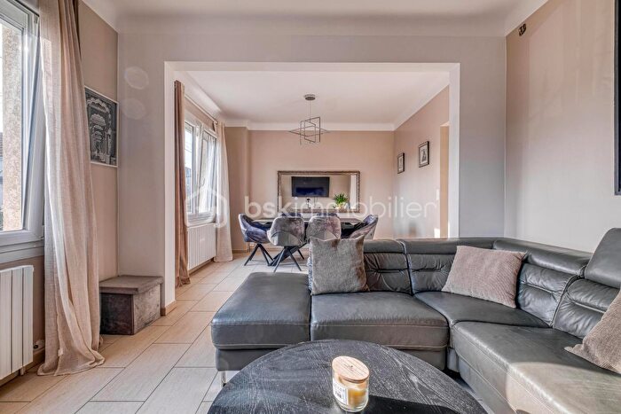 Maison à vendre - Bondy, La Mare à Veuve - 6 pièces - 4 chambres