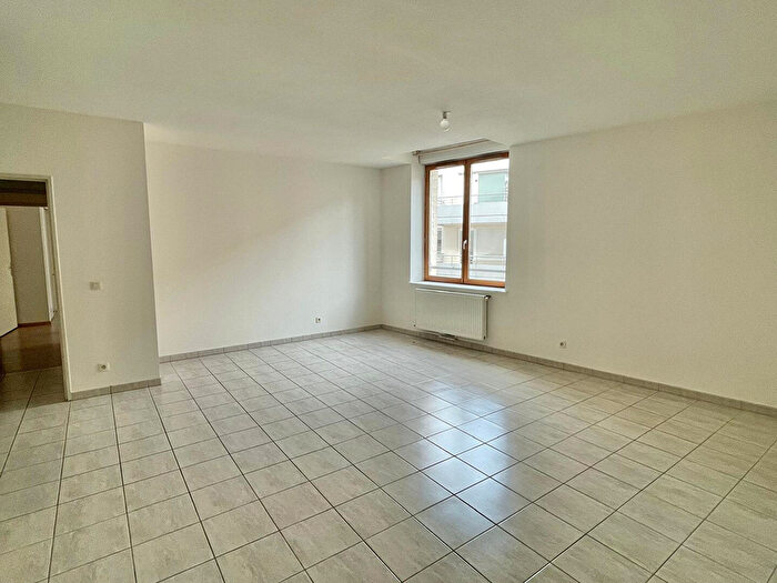 Bourgoin-Jallieu, Centre-ville, Pont Saint-Michel - Appartement 3 pièces à vendre