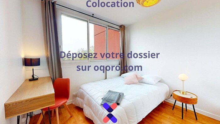 Appartement à louer - Bonnevay, La Soie, Les Brosses, Villeurbanne - 6 pièces - 5 chambres