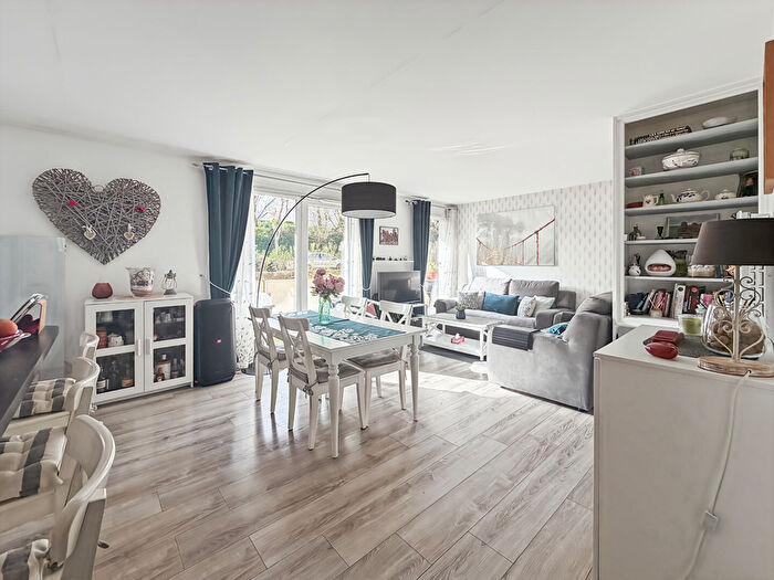 Appartement à vendre - Villebon-sur-Yvette - 4 pièces - 3 chambres