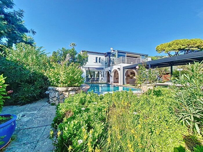 Maison à vendre - Cannes, Californie Pezou - 7 pièces - 5 chambres