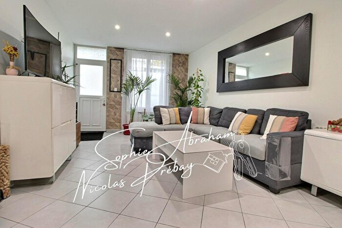 Maison à vendre - Angerville - 5 pièces - 3 chambres