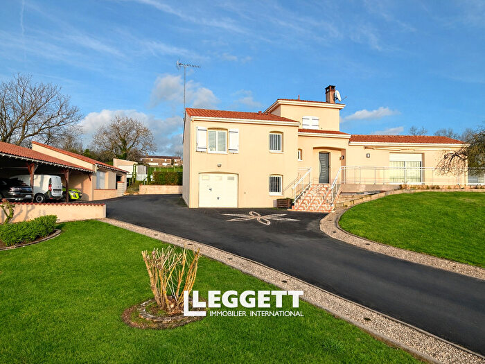 Maison à vendre - Mervent - 6 pièces - 4 chambres