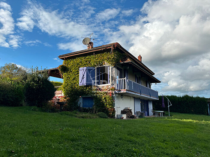 Maison 5 pièces à Villieu-Loyes-Mollon, à vendre