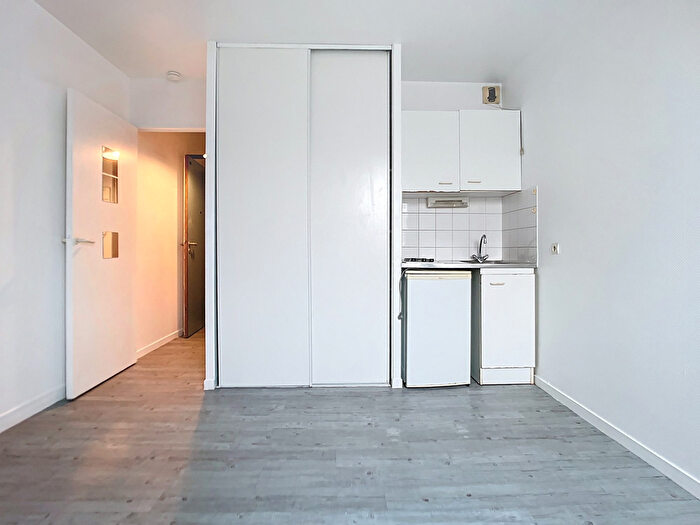 Appartement à vendre - Quartiers Centre, Saint-Hélier, Gare - 1 pièce