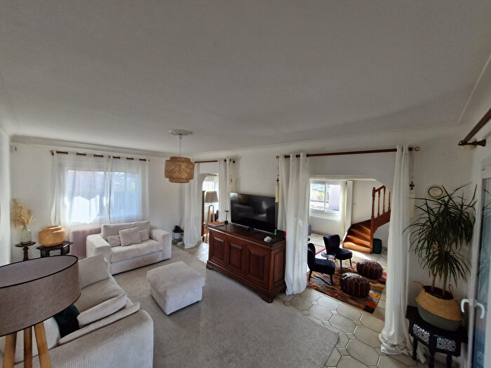 Maison à vendre - Craponne - 6 pièces - 4 chambres