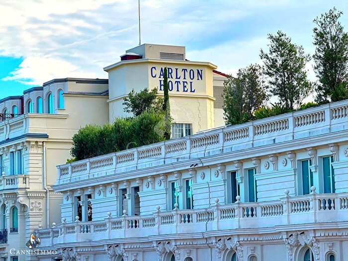 Appartement à vendre - Cannes, Centre-ville - 3 pièces - 2 chambres