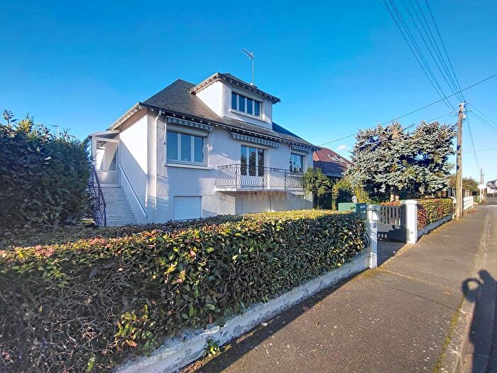 Maison à vendre - La Chaussée-Saint-Victor - 7 pièces - 4 chambres