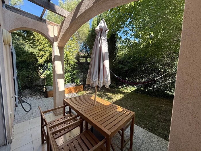 Le Puy-Sainte-Réparade : Maison 3 pièces à louer