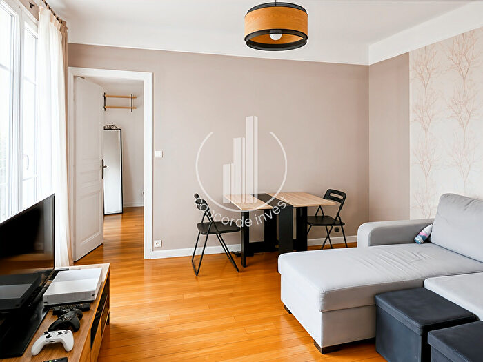 Asnières-sur-Seine, Gresillons, Voltaire - Appartement 2 pièces à vendre