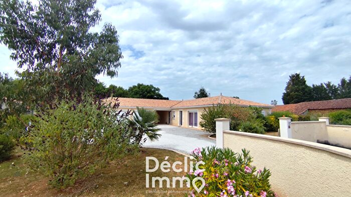 Maison à vendre - Chasseneuil-sur-Bonnieure - 6 pièces - 3 chambres