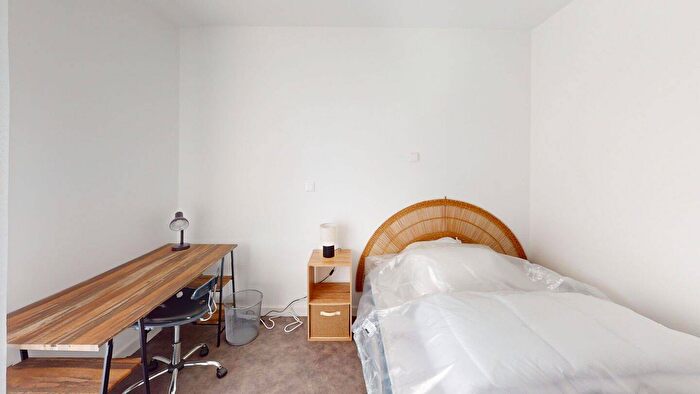 Appartement à louer - Chantejeau, Saint-Benoît - 1 pièce