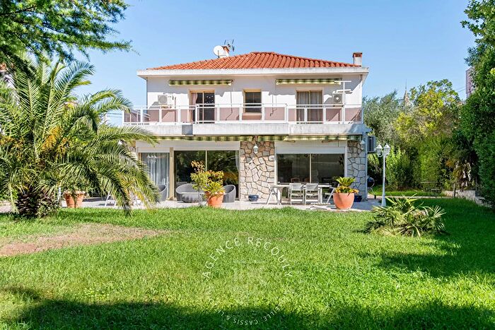 Maison à vendre - Marseille e  - 7 pièces - 4 chambres