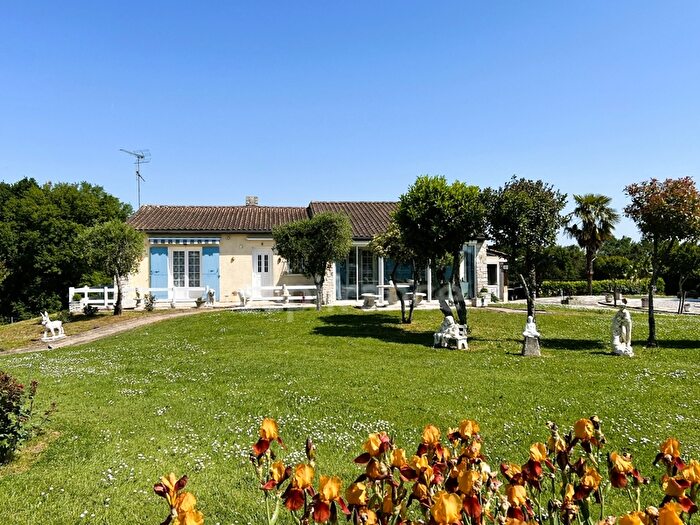 Maison à vendre - Chevanceaux - 5 pièces - 3 chambres