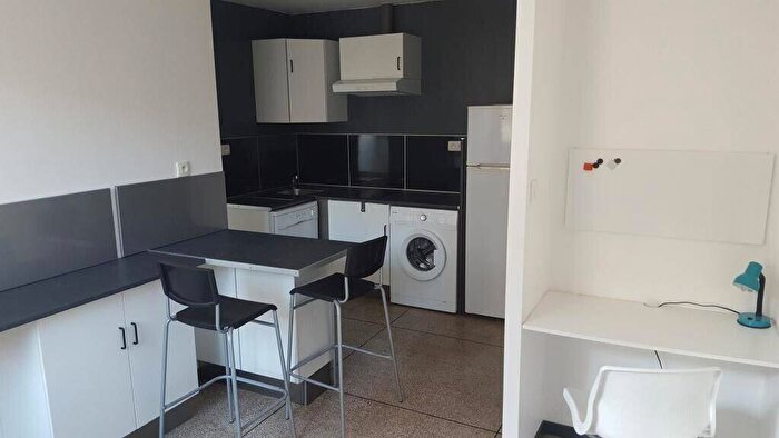 Appartement à louer - Colline des Pères-Tardy, Saint-Étienne - 2 pièces - 1 chambre