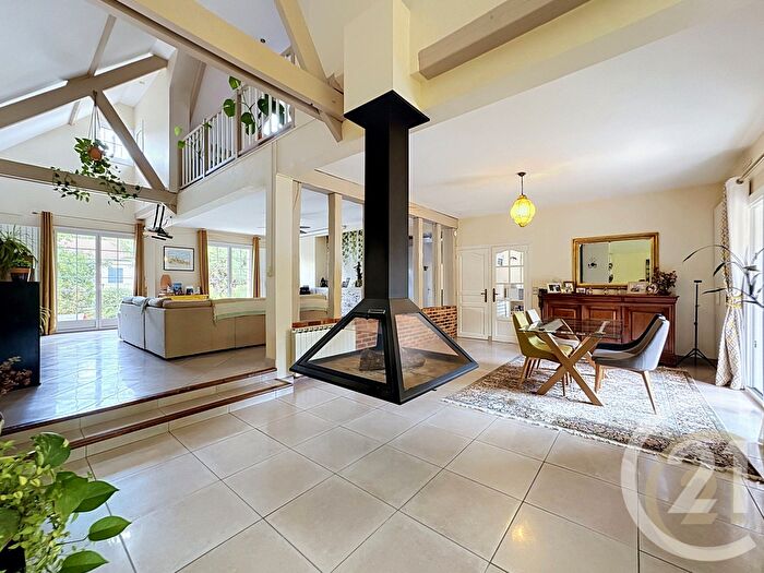 Maison 8 pièces à vendre à Saint-Fargeau-Ponthierry