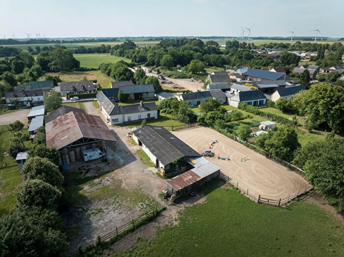 Maison à vendre - Grandvilliers - 8 pièces - 7 chambres