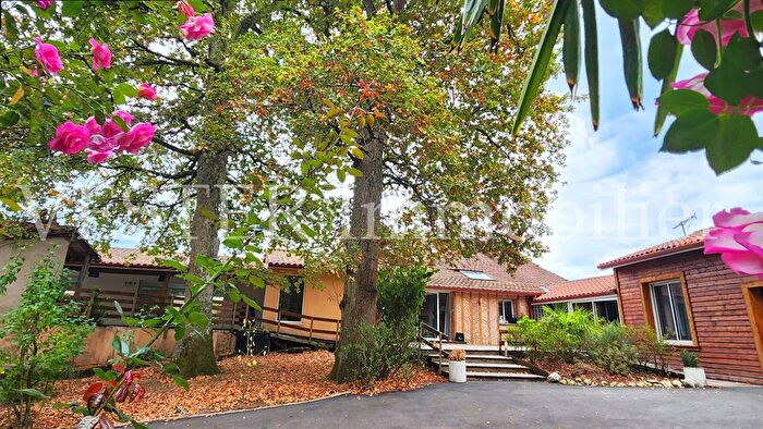 Maison à vendre - Échourgnac - 11 pièces - 6 chambres