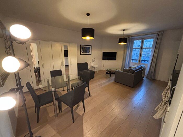 Appartement à louer - Palais Royal, Paris er - 2 pièces - 1 chambre