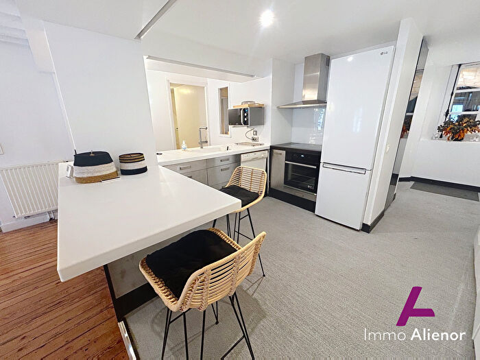 Appartement à louer - Bordeaux - 3 pièces - 2 chambres