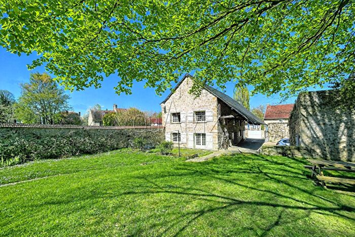 Nesles-la-Vallée : Maison 10 pièces à vendre