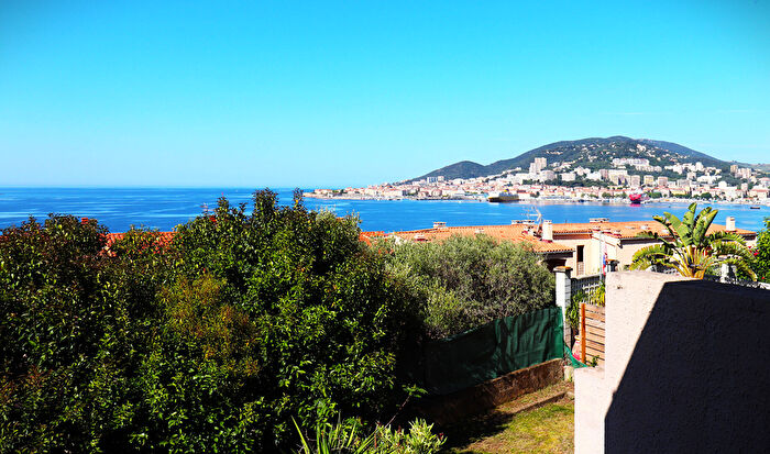 Maison à louer - Ajaccio, Pietralba, Saint-Joseph - 4 pièces - 3 chambres