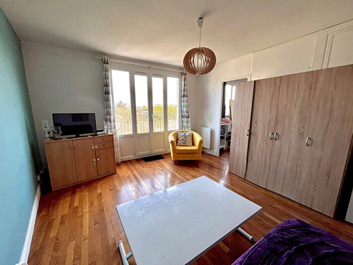 Appartement 2 pièces à vendre - Saint-Cyr-l'École, Centre-ville