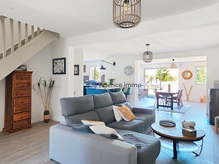 Maison à vendre - Channay-sur-Lathan - 7 pièces - 4 chambres