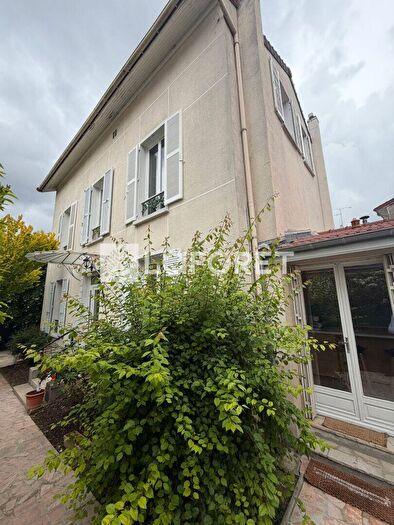Maison à louer - Nicolas Carnot, Le Raincy - 6 pièces - 4 chambres